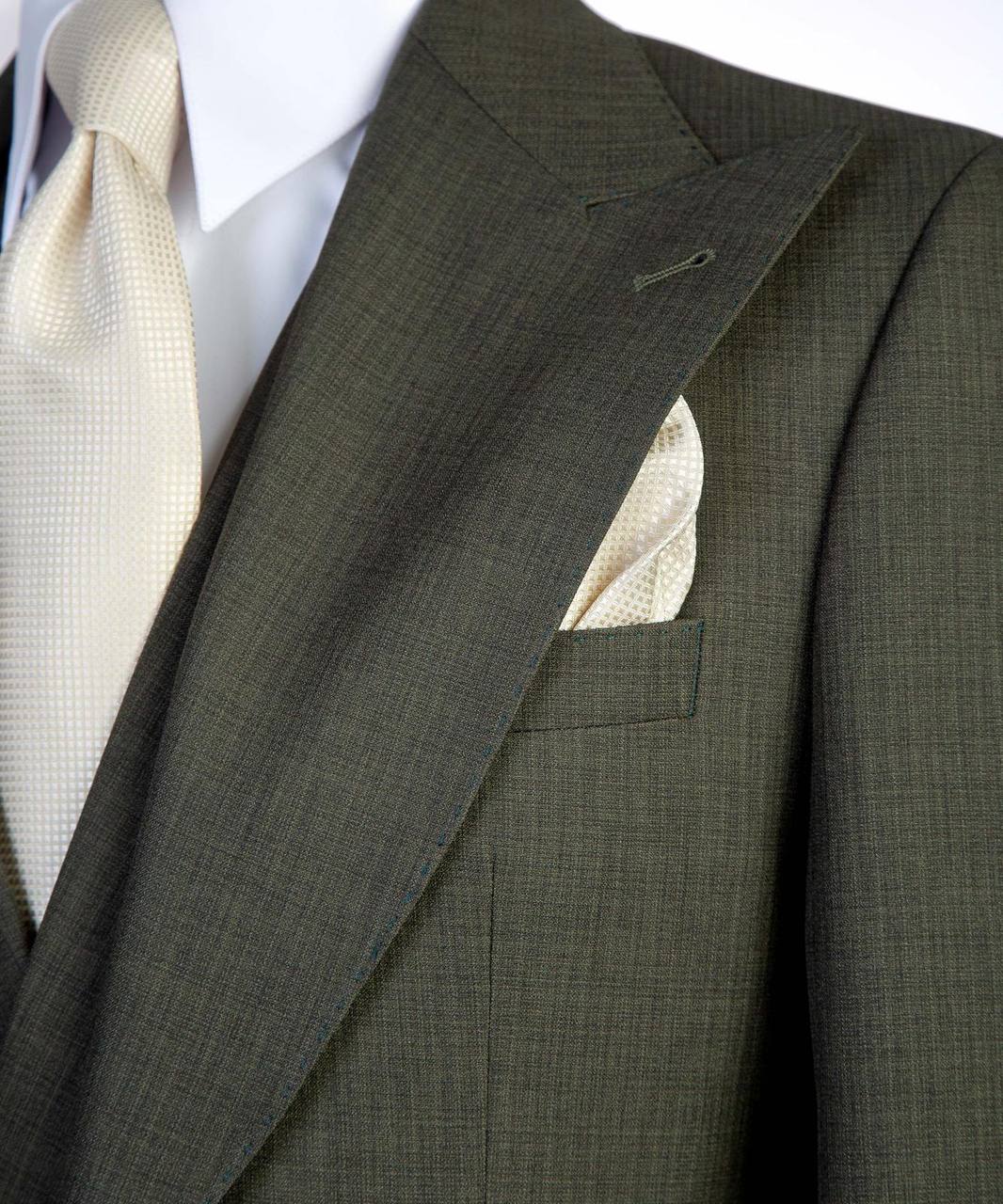 2025 3-Piece Italian Style Olive Green Refined Weave Monarch Moss Men ...